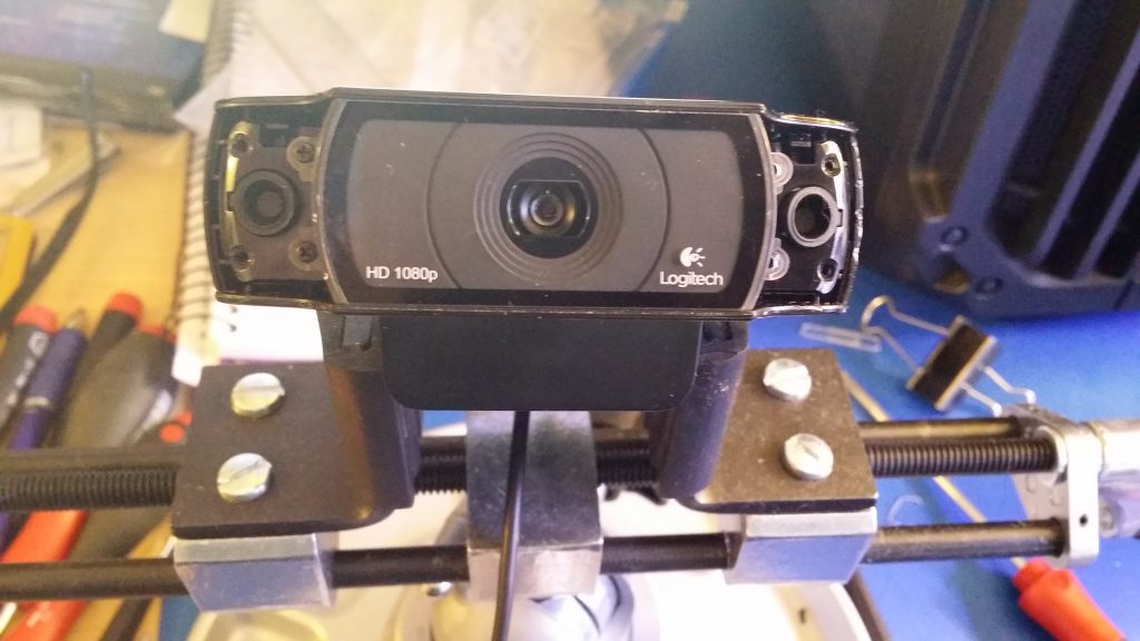 Modifying Logitech C920 for PCB inspection and soldering - techtravels.org