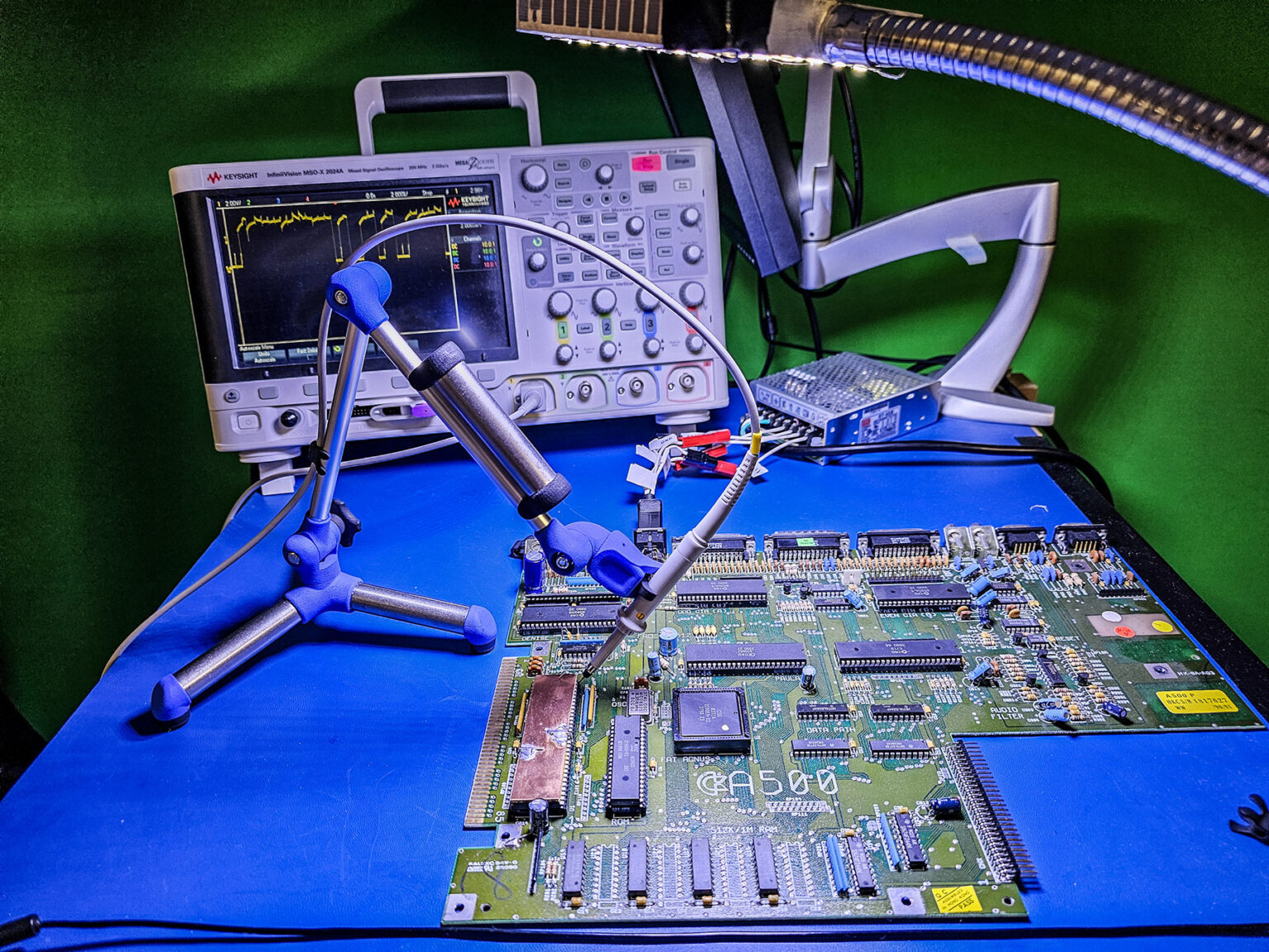 Oscilloscope Probe Holder Review for Precision Work - techtravels.org